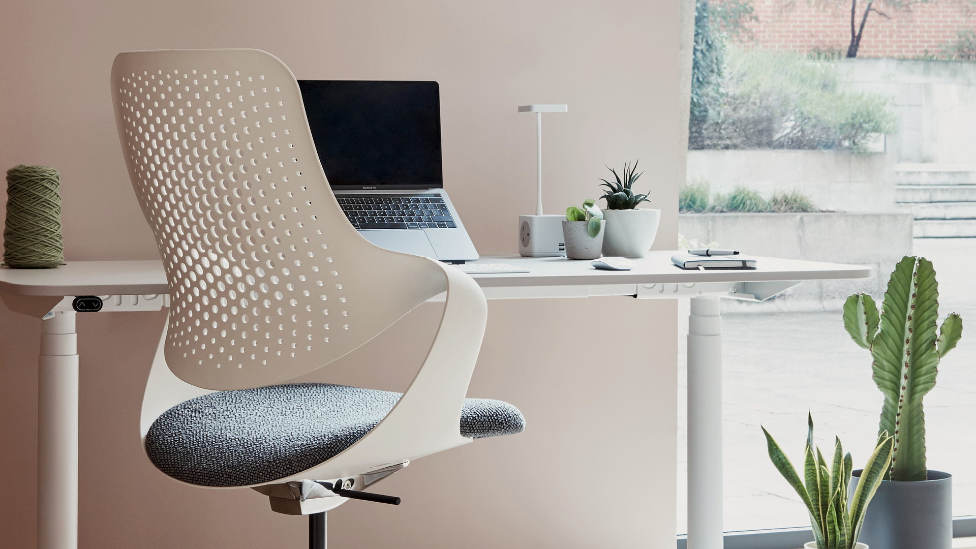 A Minimalist Office Guide | BT Office Furniture