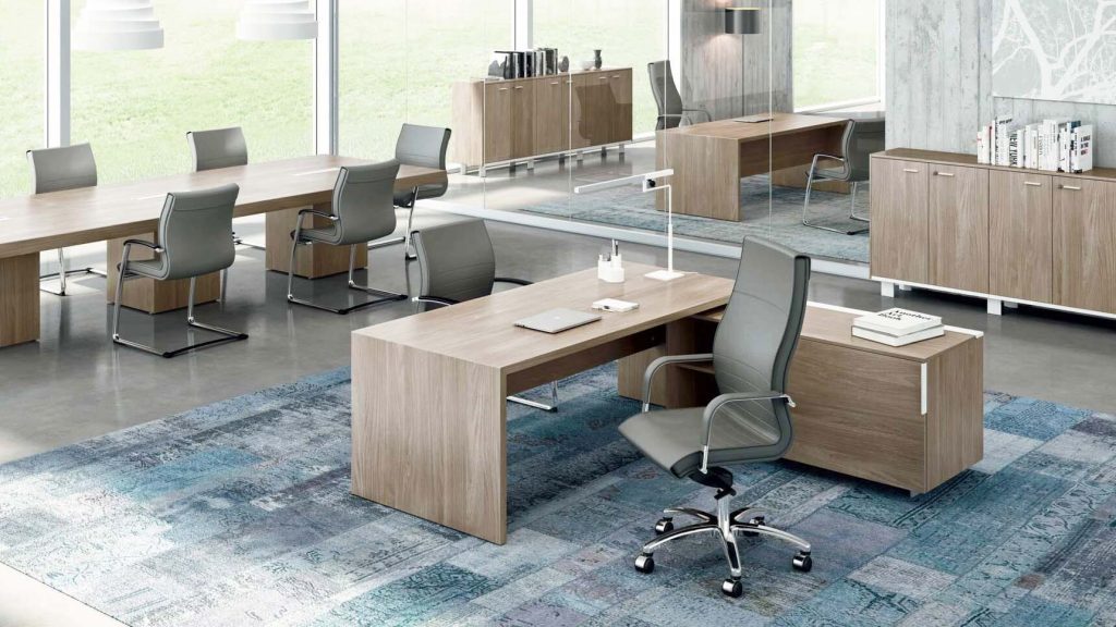 5 Reasons to Invest in Executive Desks for Your Office